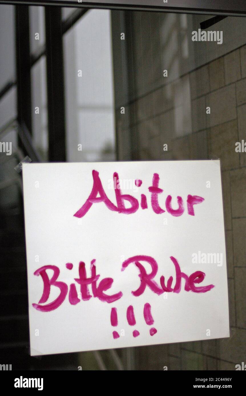 Note on a window pane Stock Photo - Alamy