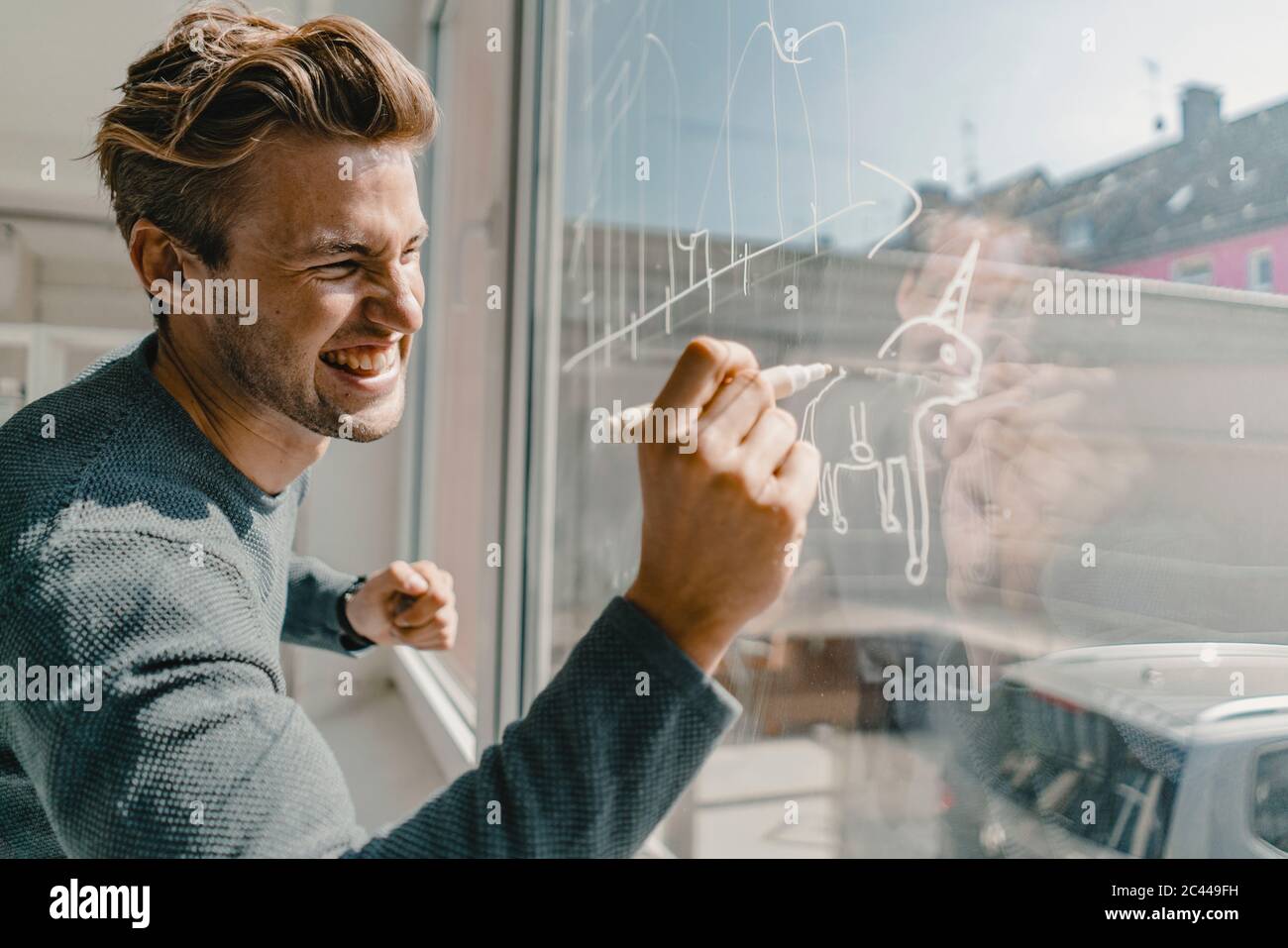 Office window hi-res stock photography and images - Alamy