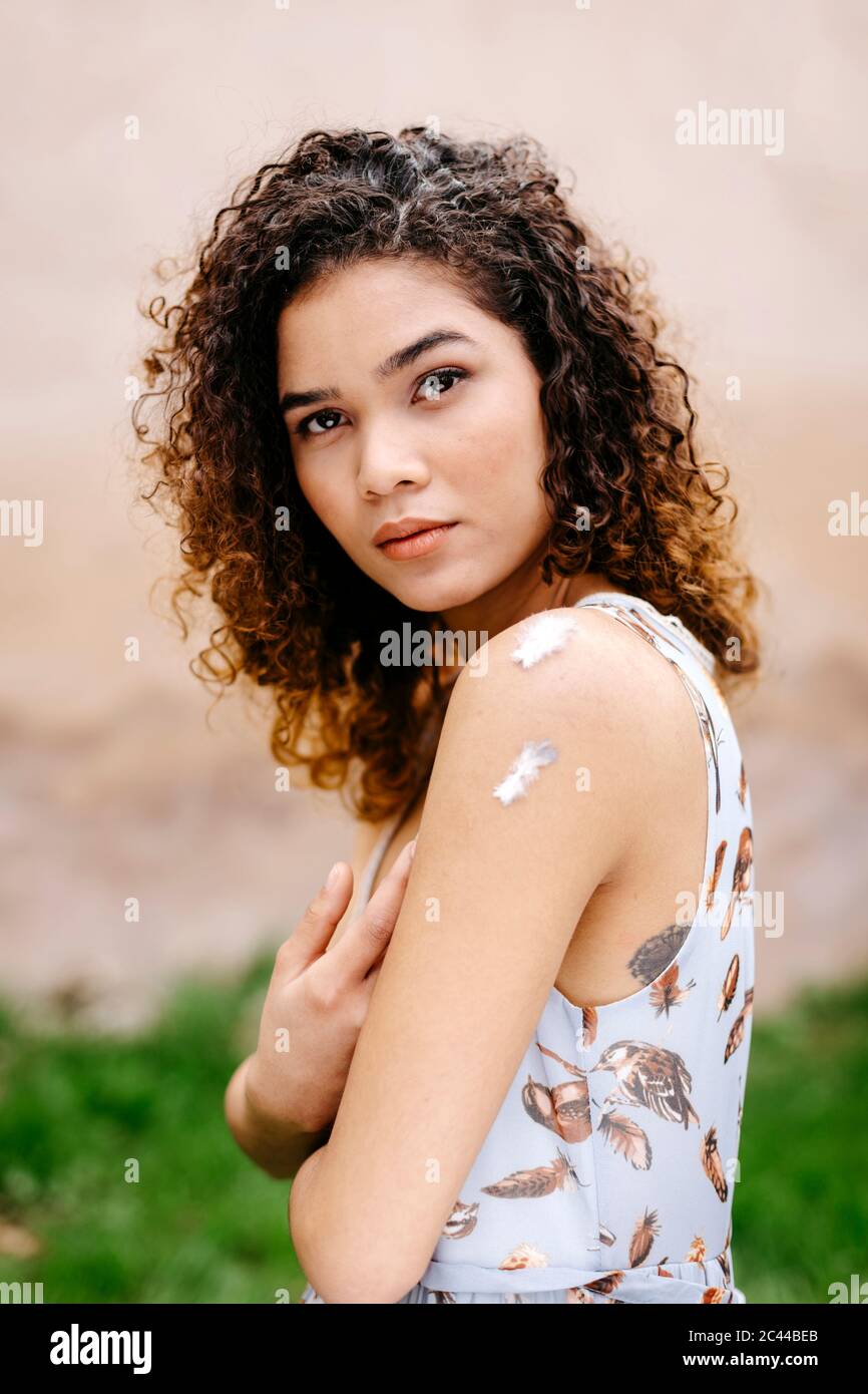 Curly feather hi-res stock photography and images - Alamy