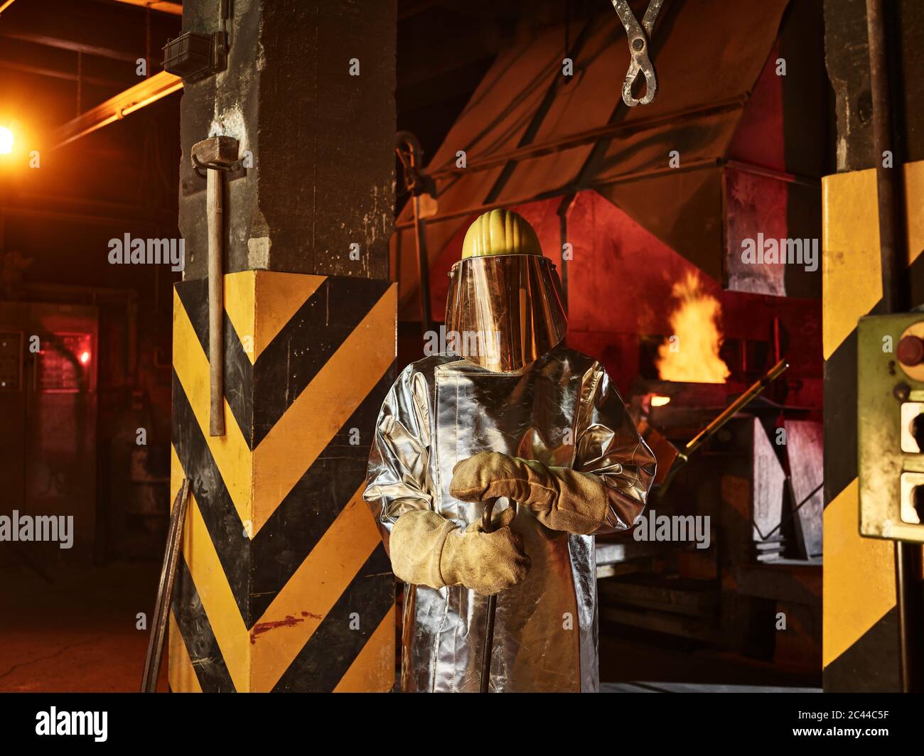 Standing worker wearing work hi-res stock photography and images - Alamy