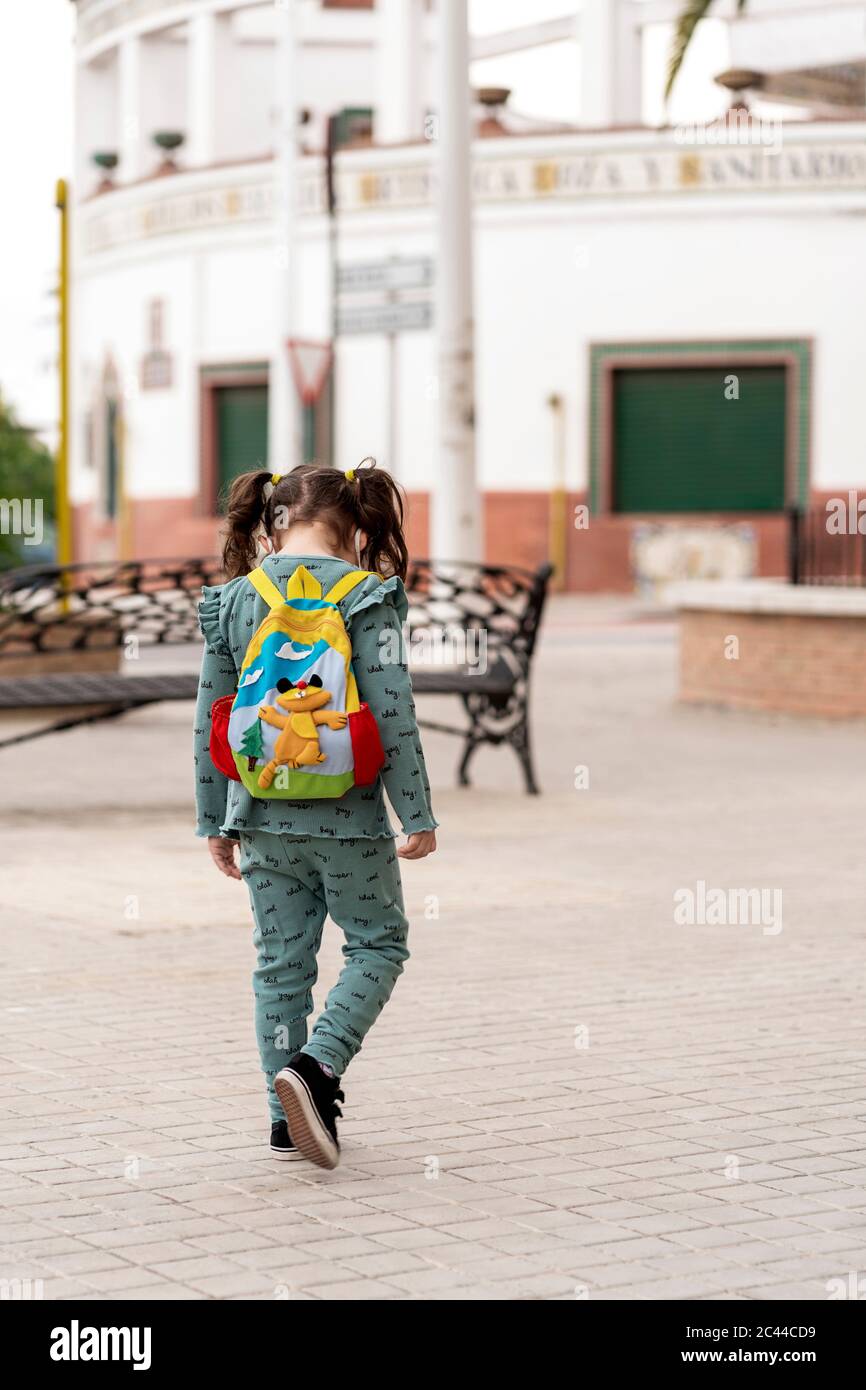 Walking square full people view hi-res stock photography and images - Alamy