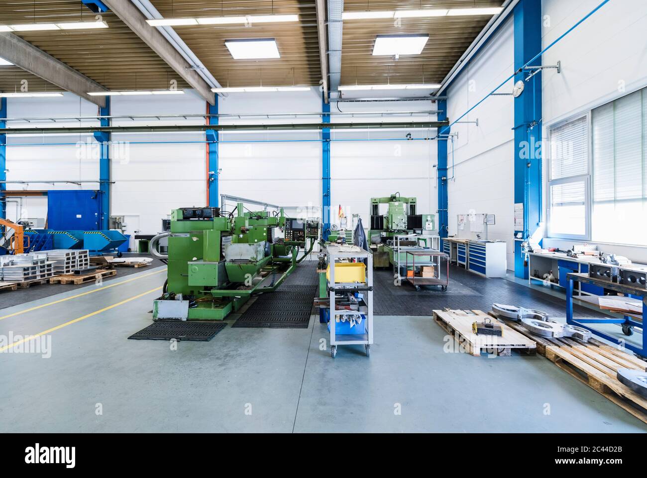 Machinery in factory shop floor Stock Photo - Alamy