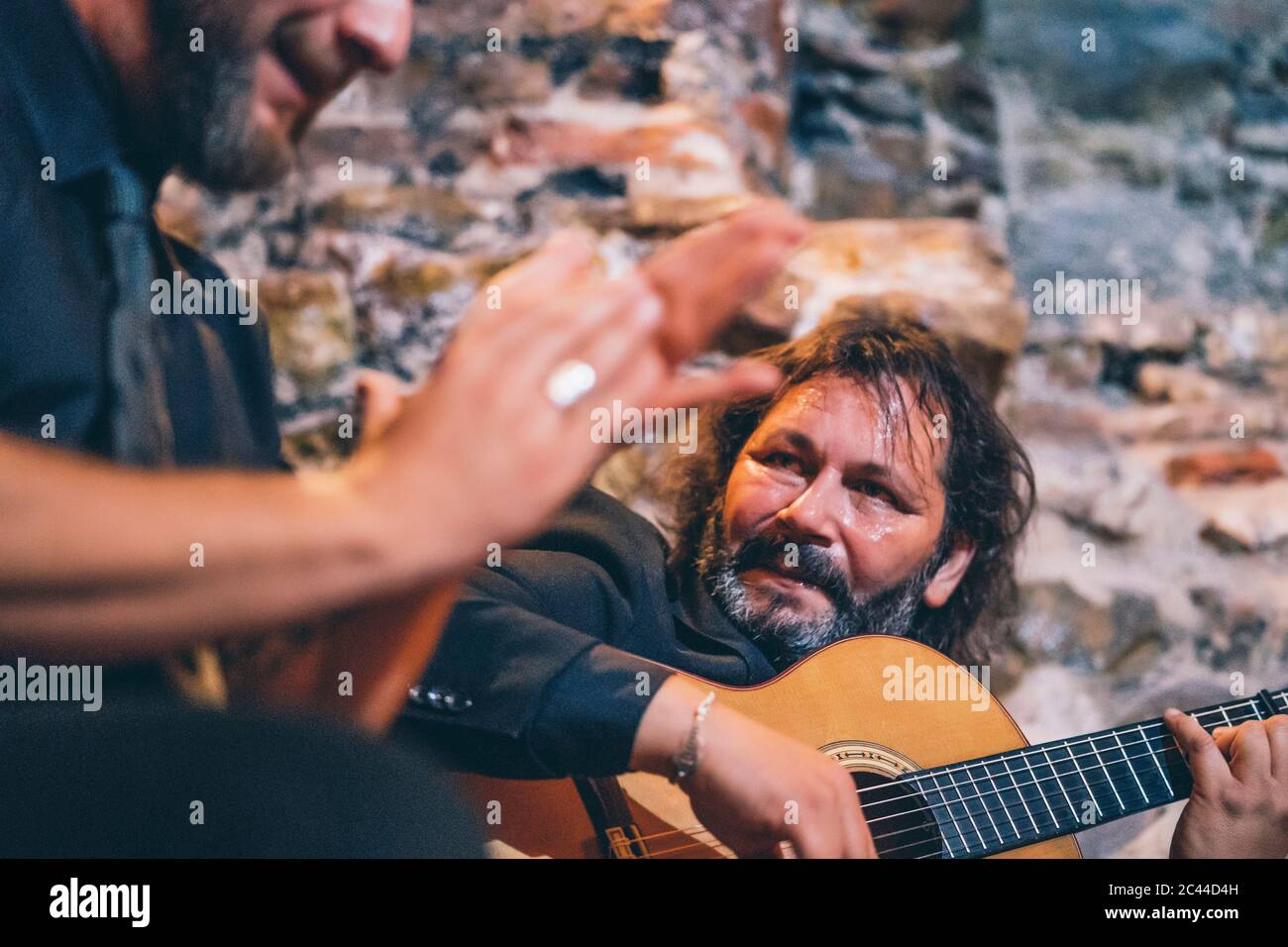 Singer performing at club hi-res stock photography and images - Alamy