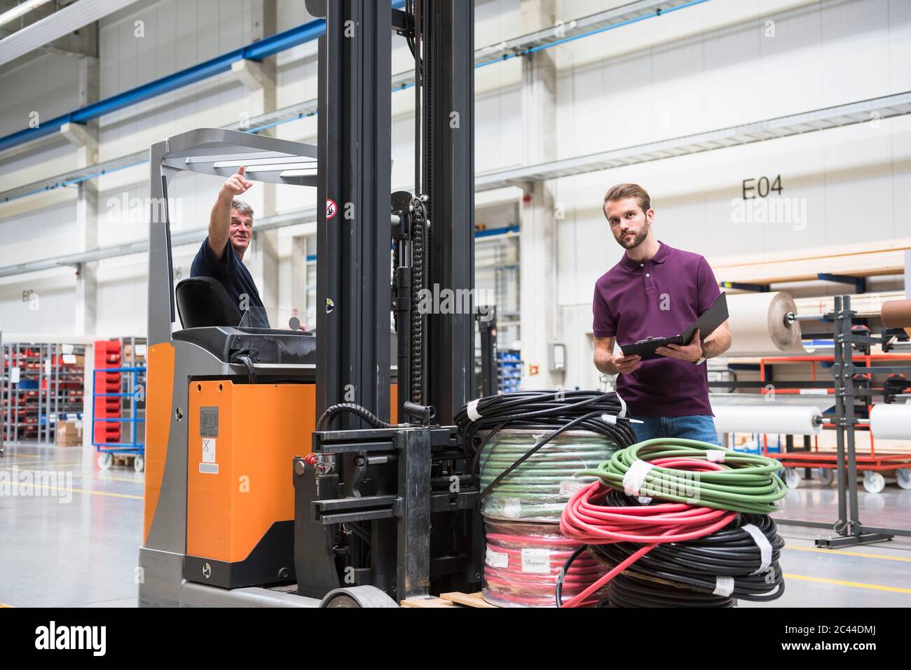 Forklift warehouse hi-res stock photography and images - Alamy
