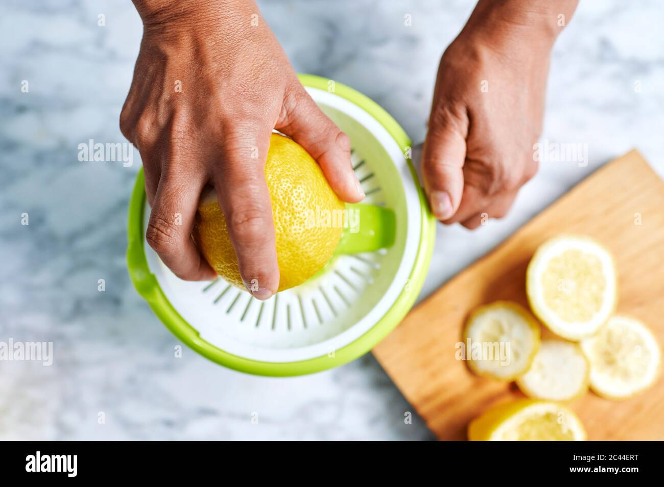 Squeezing hands hi-res stock photography and images - Alamy