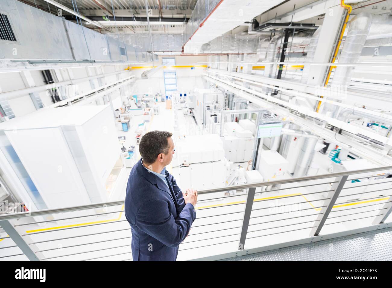 Standing overview hi-res stock photography and images - Alamy