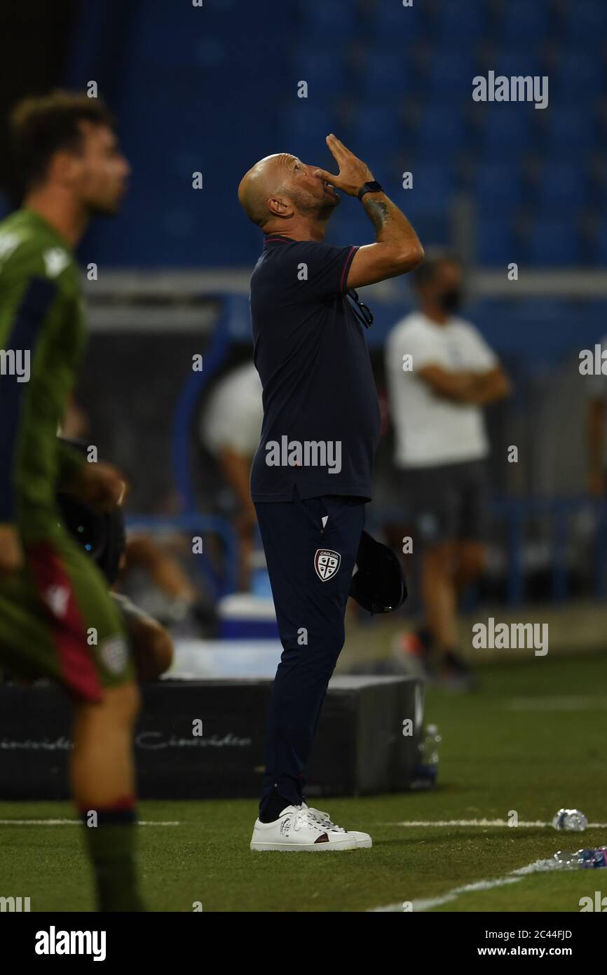 Walter Zenga Coach (Cagliari) during the Italian "Serie A" match ...