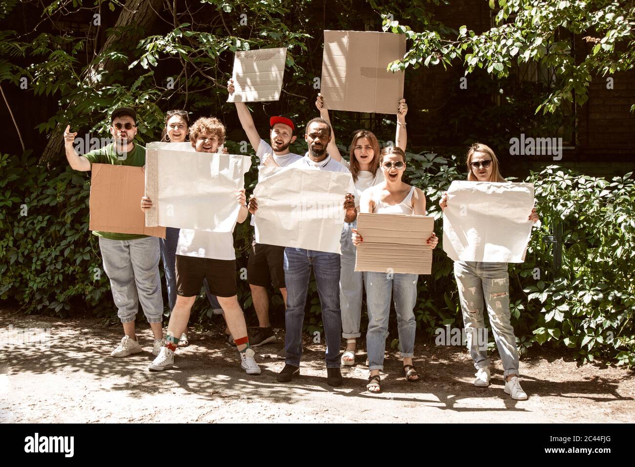 Group of angry people on hi-res stock photography and images - Alamy