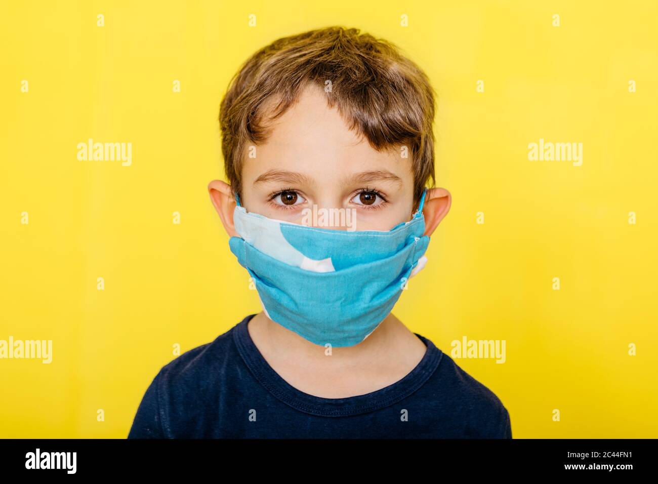 Boy wearing face mask hi-res stock photography and images - Alamy