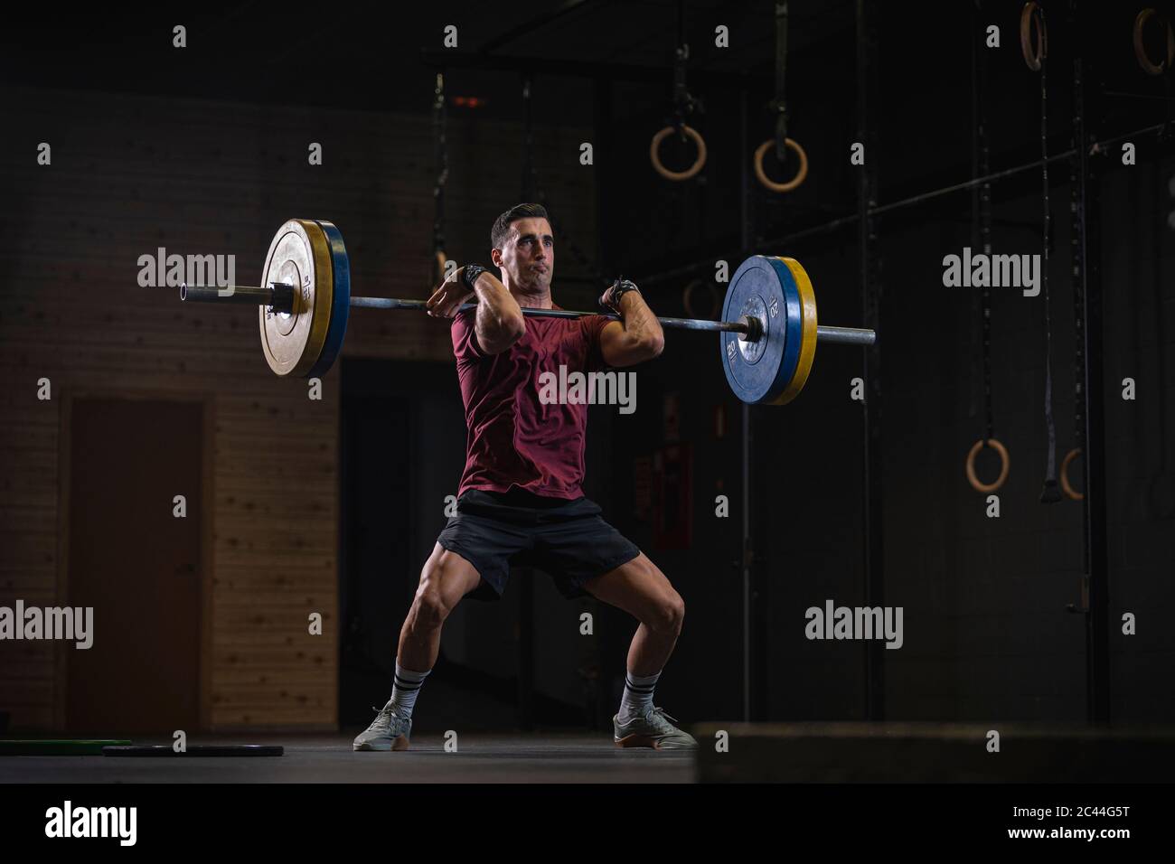 Overhead squat hi-res stock photography and images - Alamy