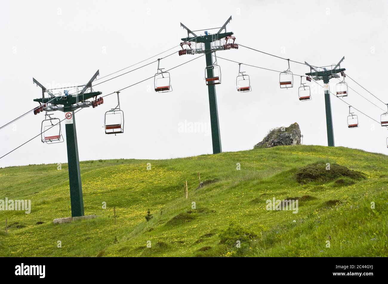 Mountains and transportation system hi-res stock photography and images ...