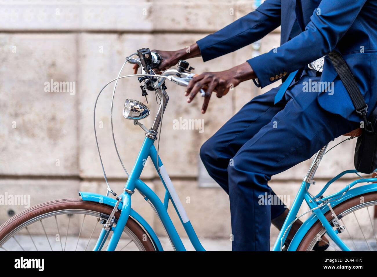 Light blue bicycle hi-res stock photography and images - Alamy