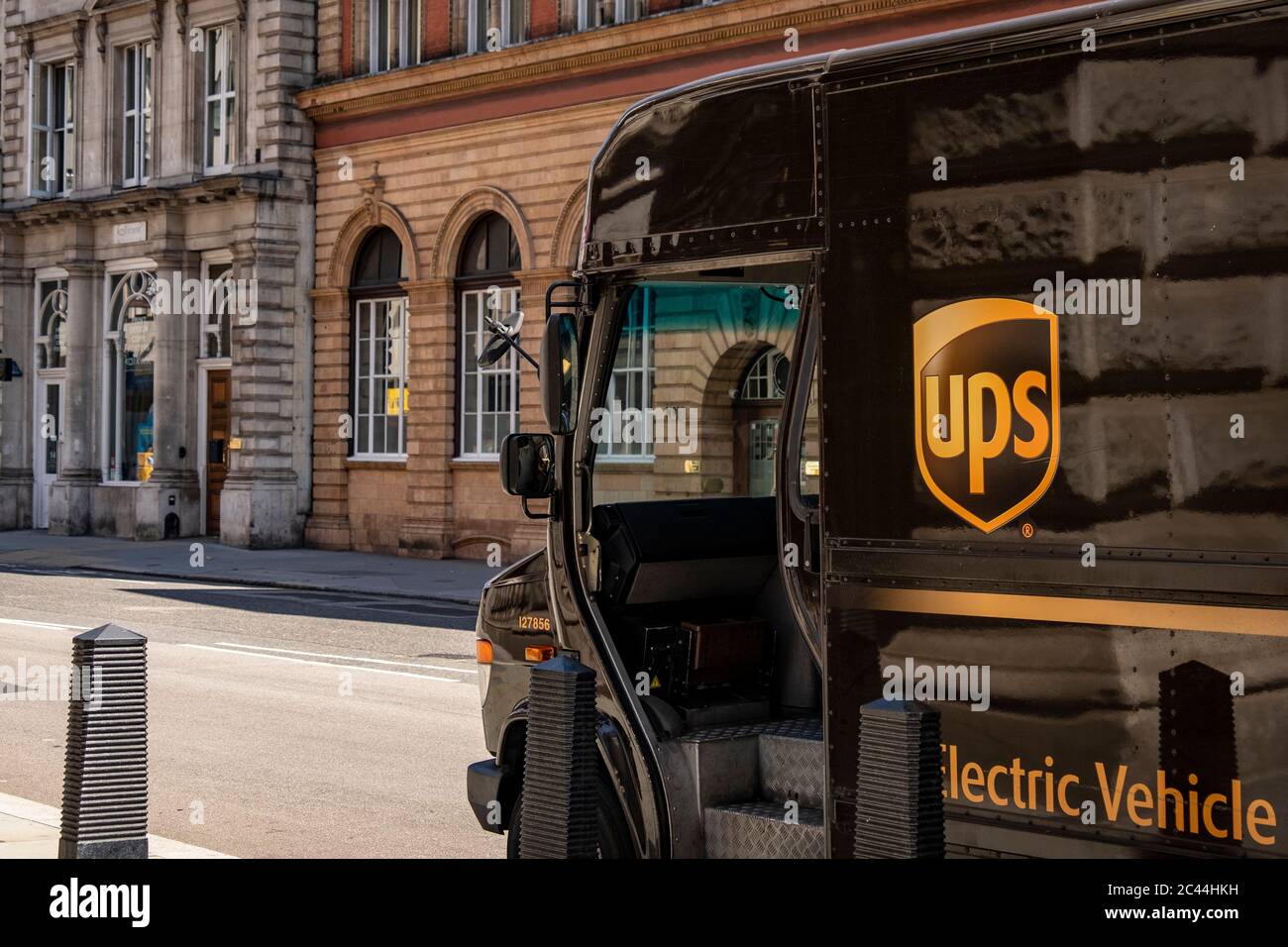 United parcel service truck hi-res stock photography and images - Alamy