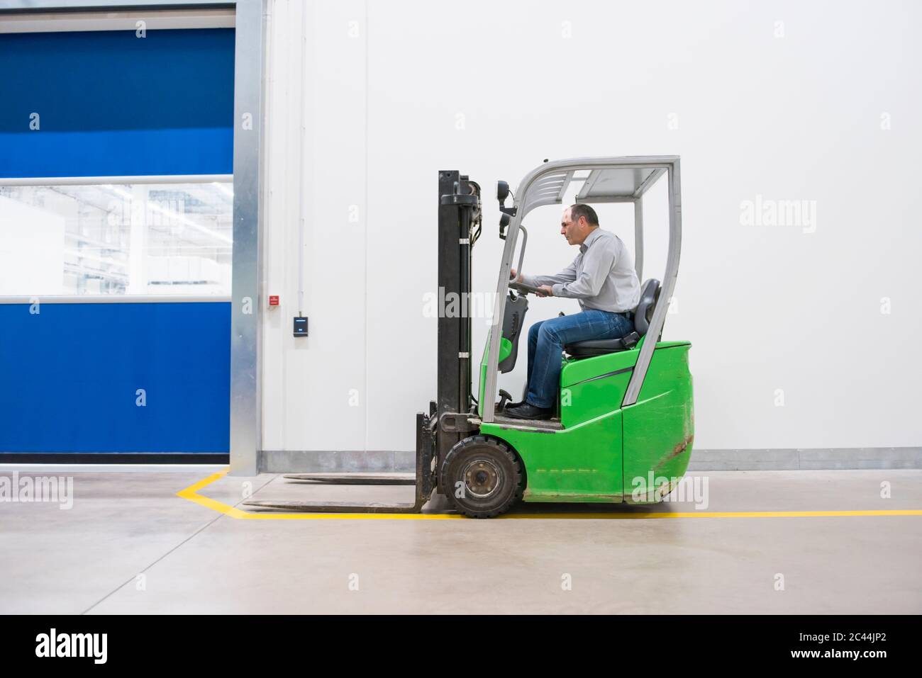 Forklift driver factory hi-res stock photography and images - Alamy