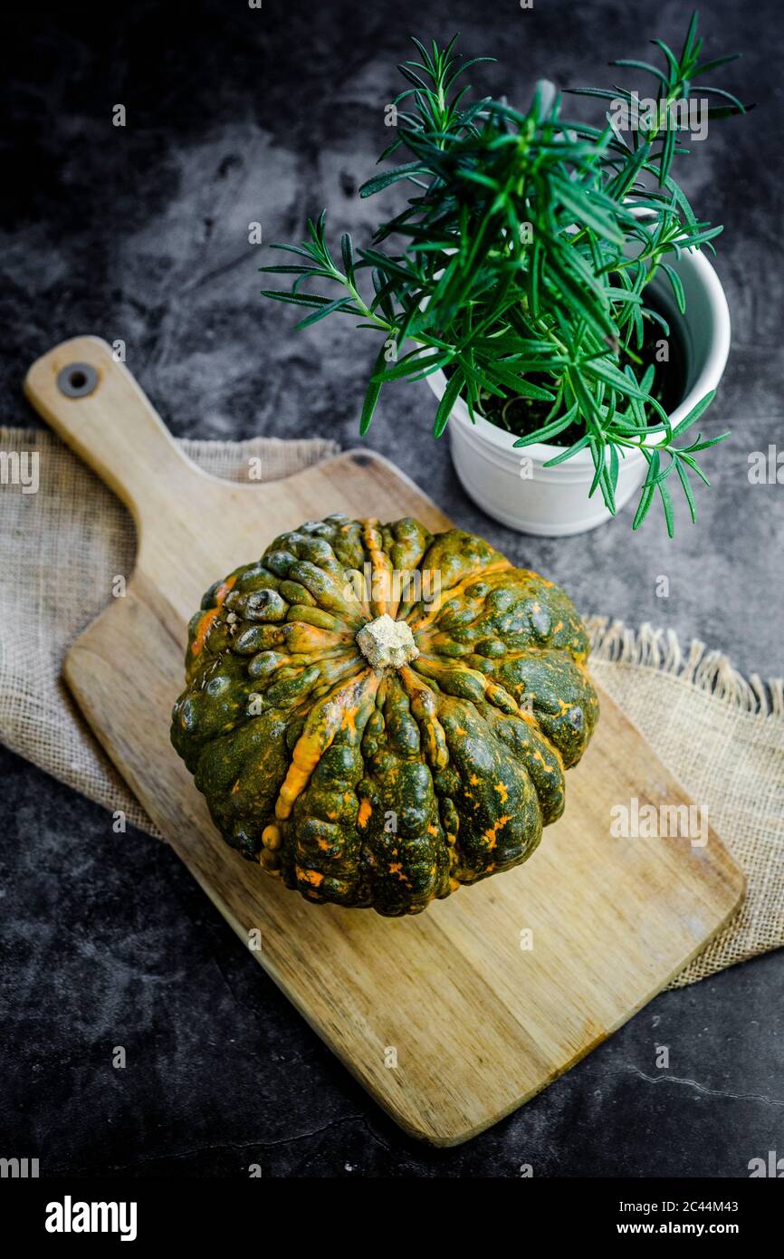 Overhead view vegetable cutting board hi-res stock photography and ...