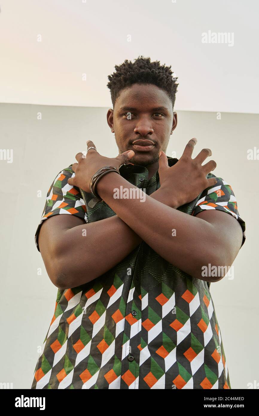 Man in patterned shirt hi-res stock photography and images - Alamy