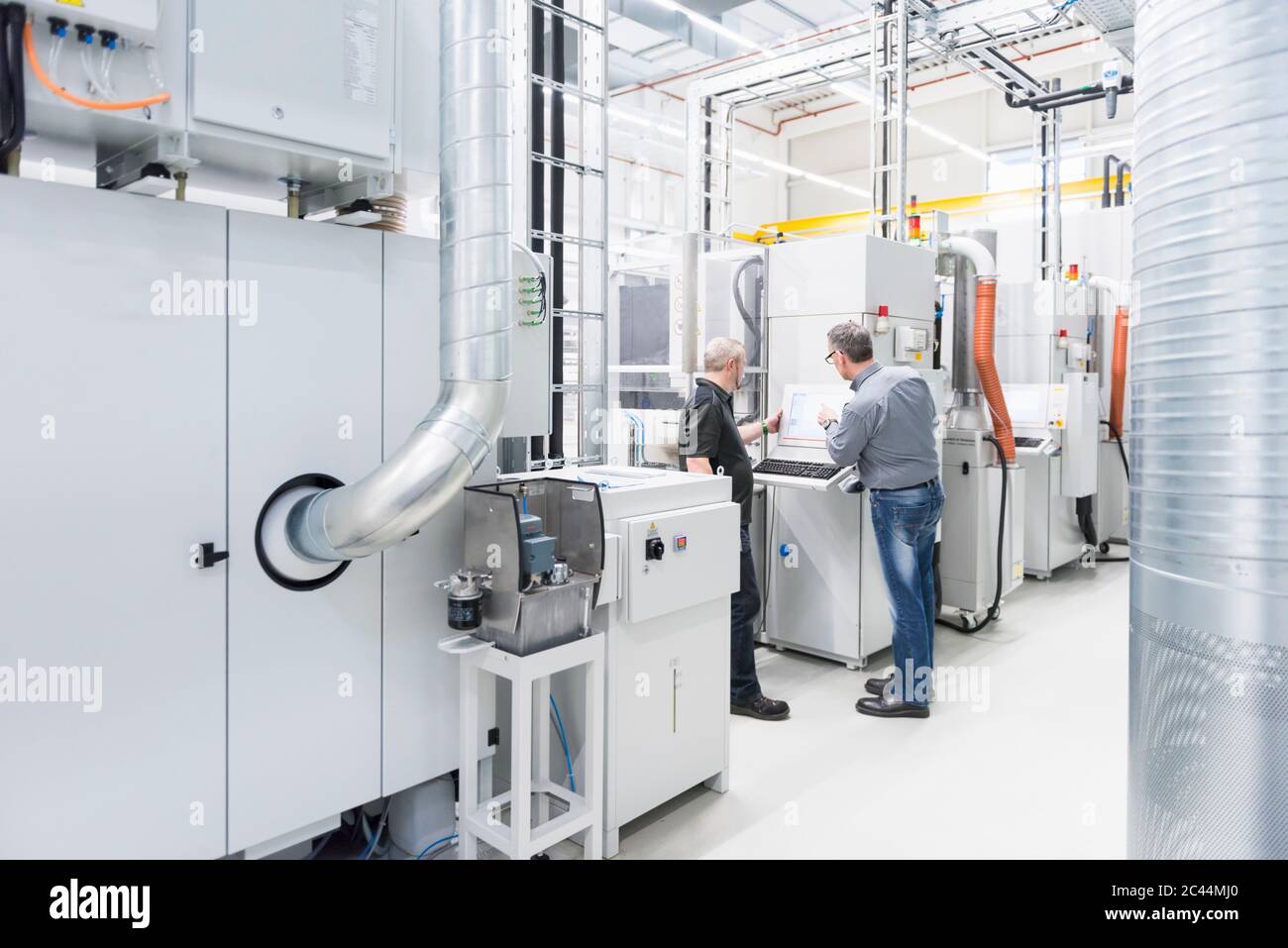 Two men in discussion hi-res stock photography and images - Alamy