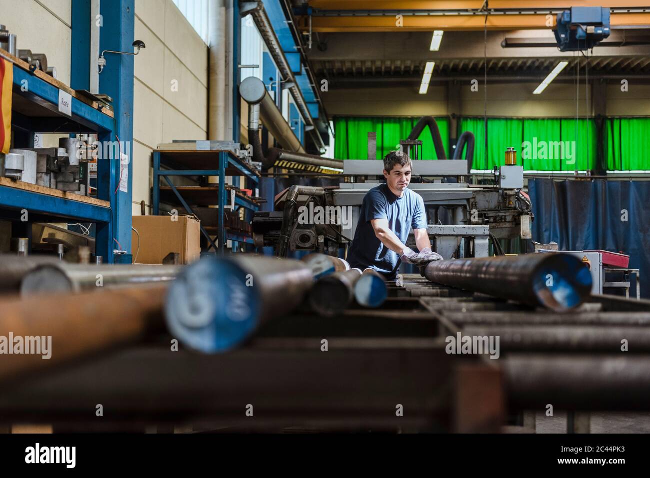 Metal bars in shape hi-res stock photography and images - Alamy