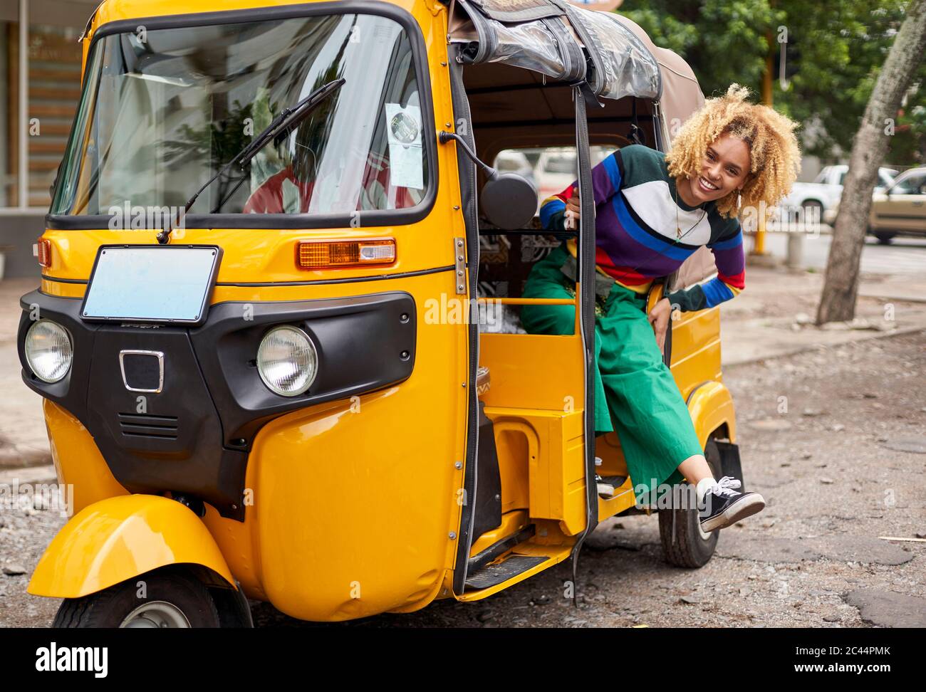 Full car with man leaning out hi-res stock photography and images - Alamy