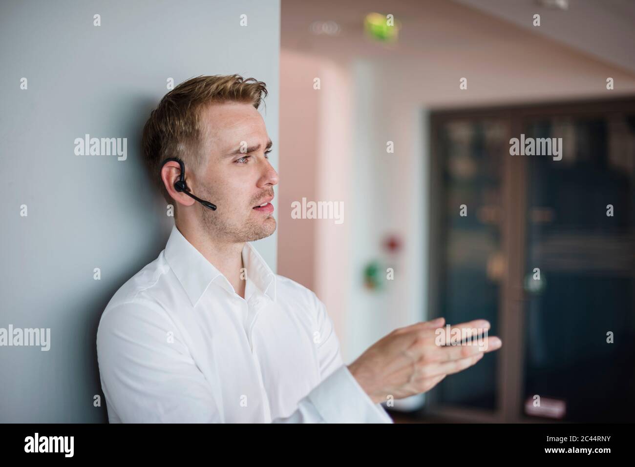 Call headset hi-res stock photography and images - Alamy