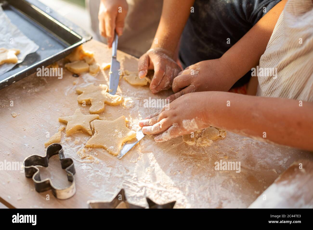 Cutting out shape hi-res stock photography and images - Alamy
