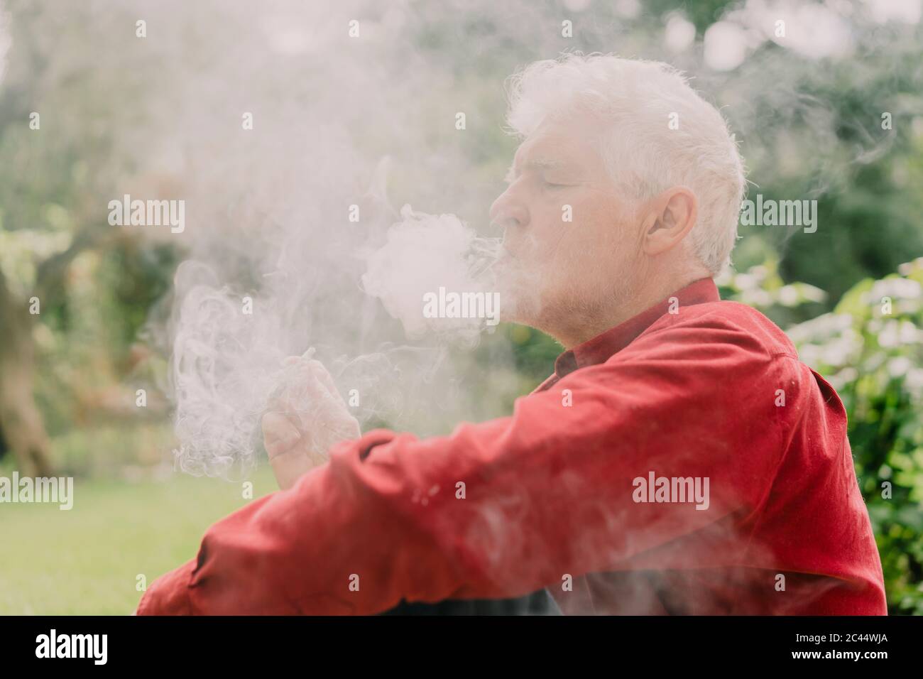 Amidst smoke hi-res stock photography and images - Alamy