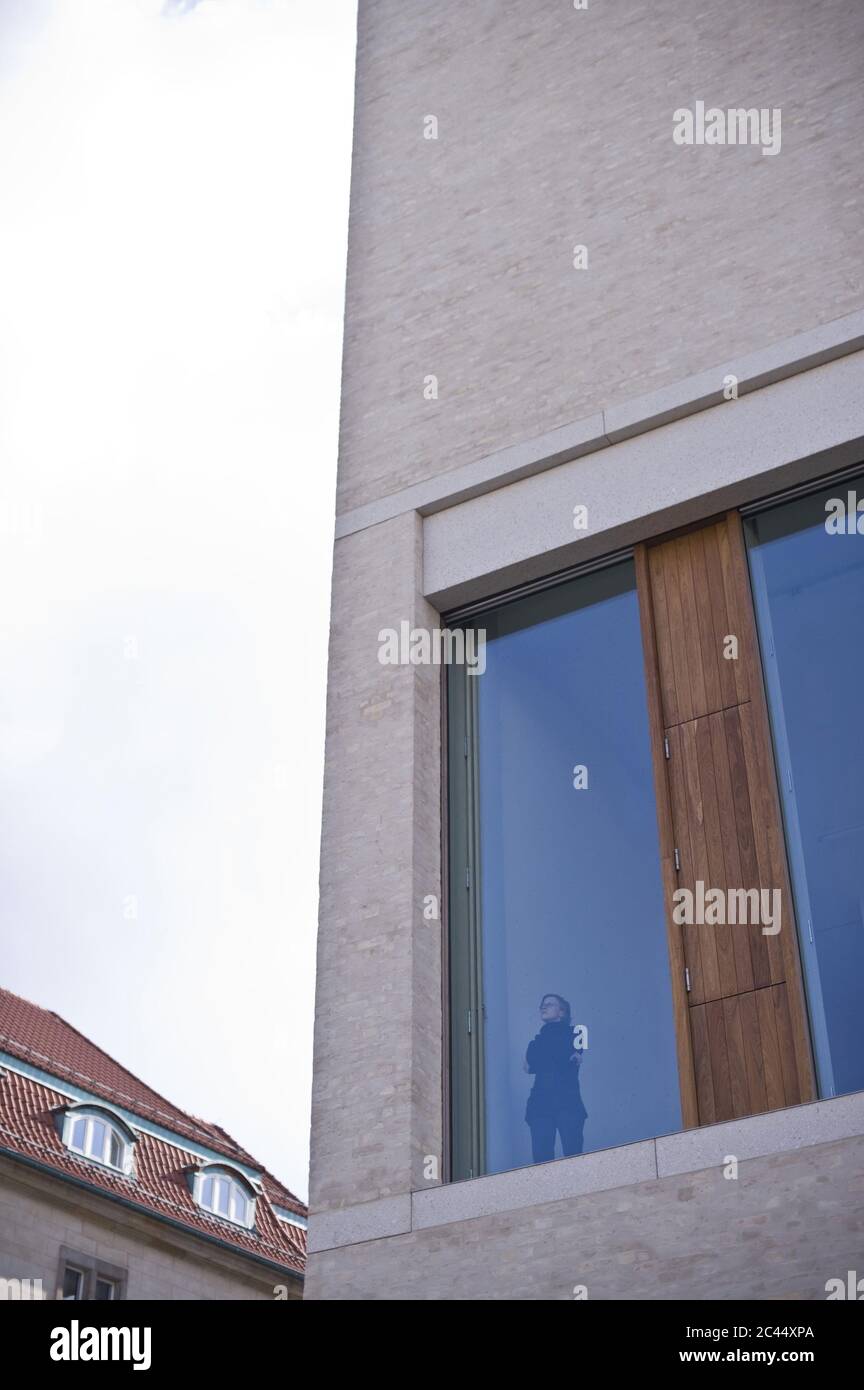 Man behind the window hi-res stock photography and images - Alamy