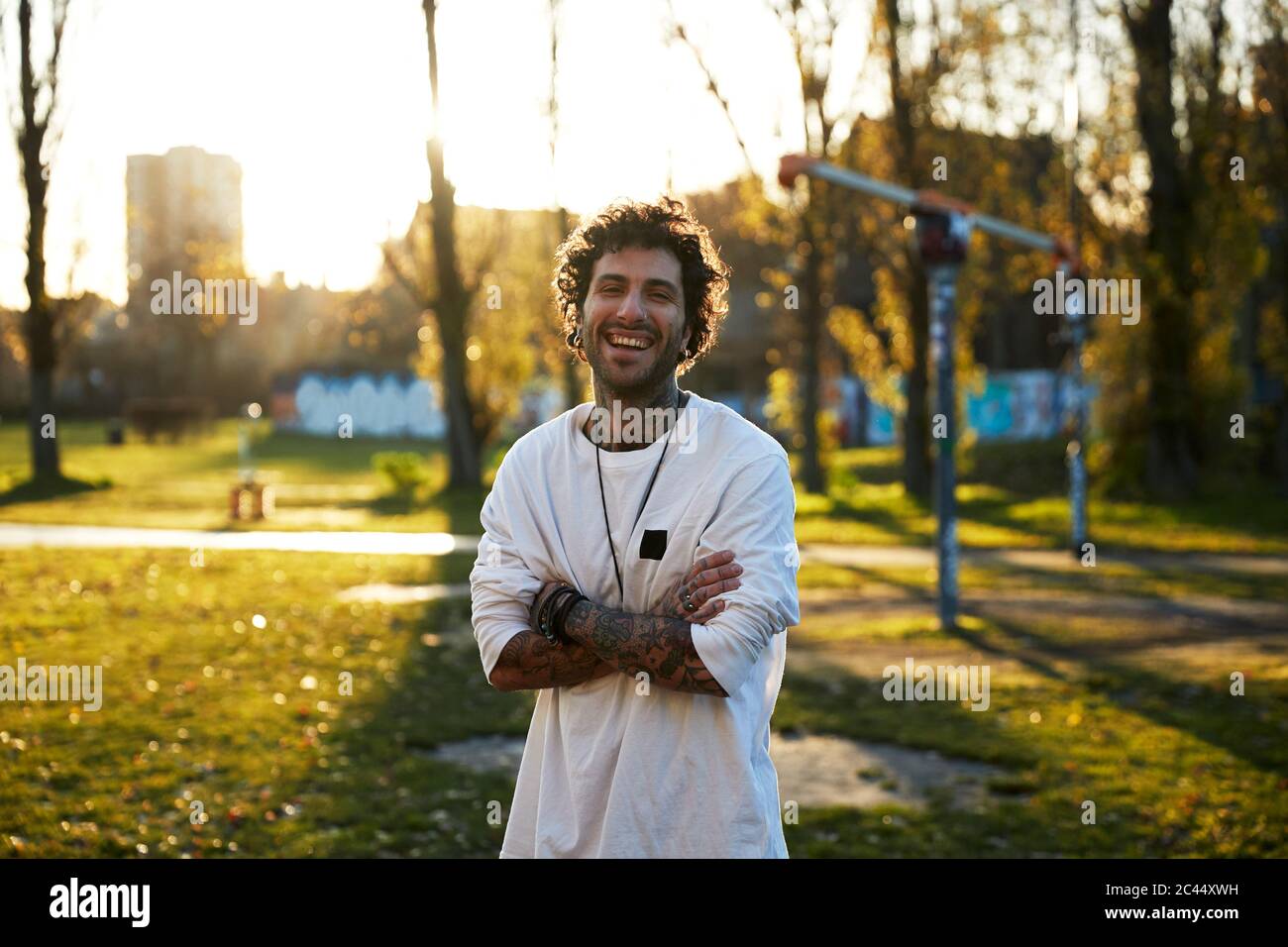 Man urban park hi-res stock photography and images - Alamy