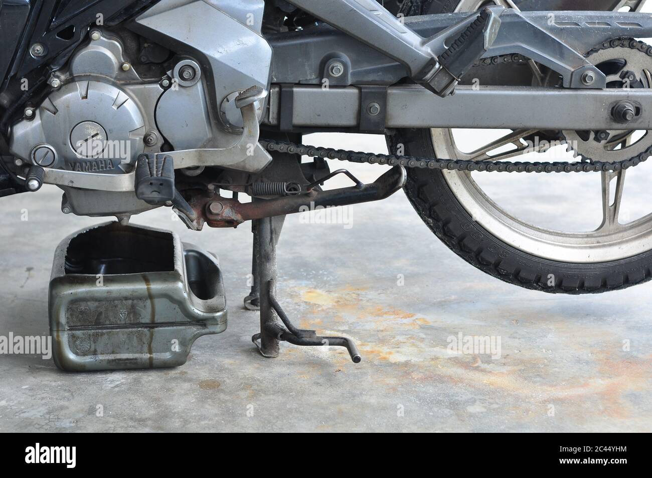 Motorcycle oil hi-res stock photography and images - Alamy