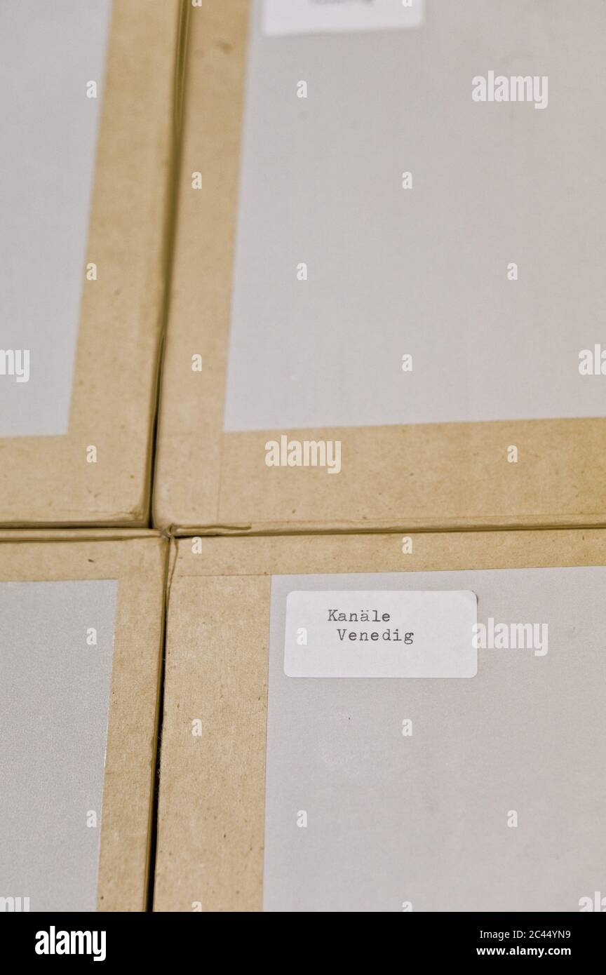 Archive boxes hi-res stock photography and images - Alamy