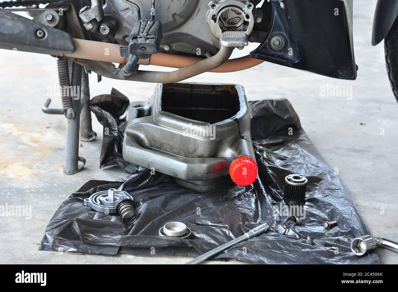 Motorcycle oil hi-res stock photography and images - Alamy