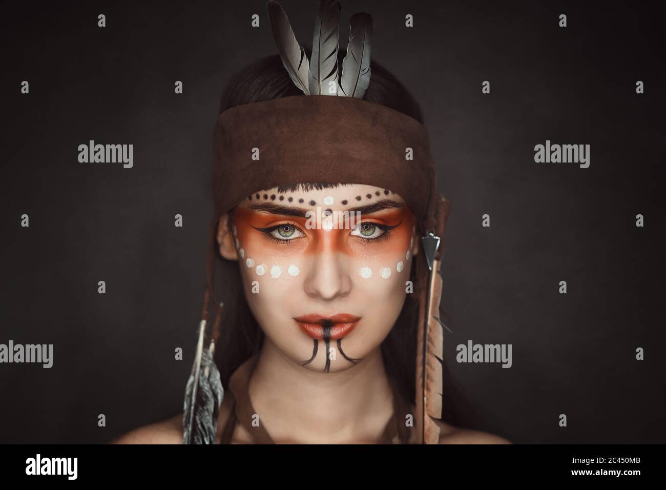 Native american woman beautiful hi-res stock photography and images - Alamy