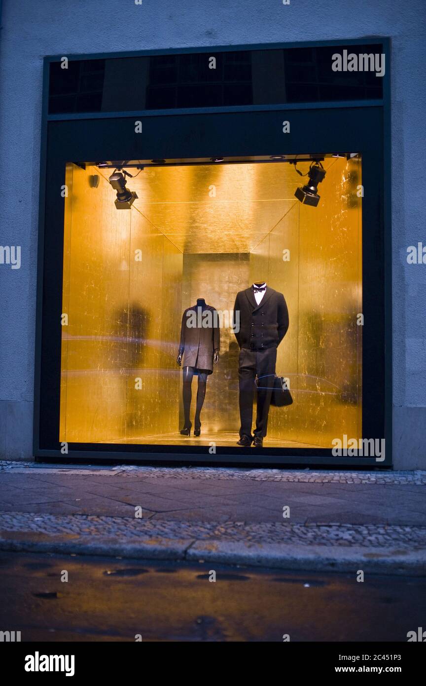 Shop window of a fashion boutique Stock Photo - Alamy