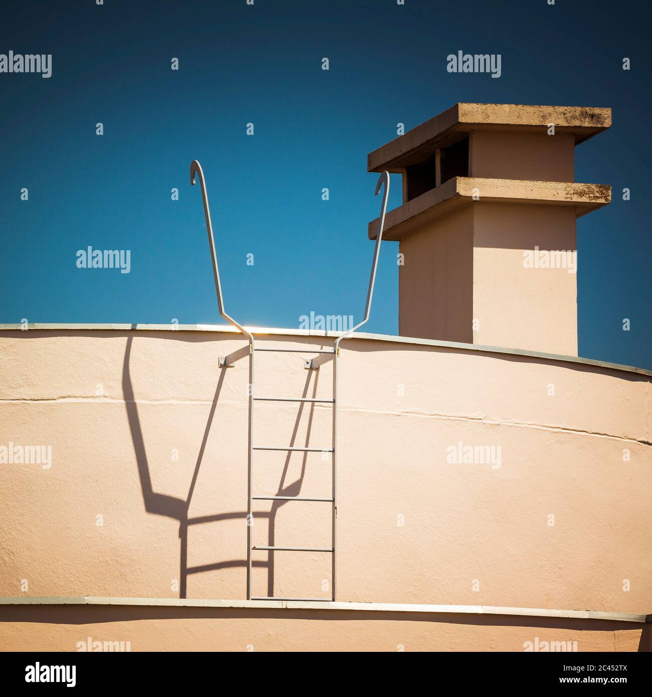 Metal ladder hi-res stock photography and images - Alamy