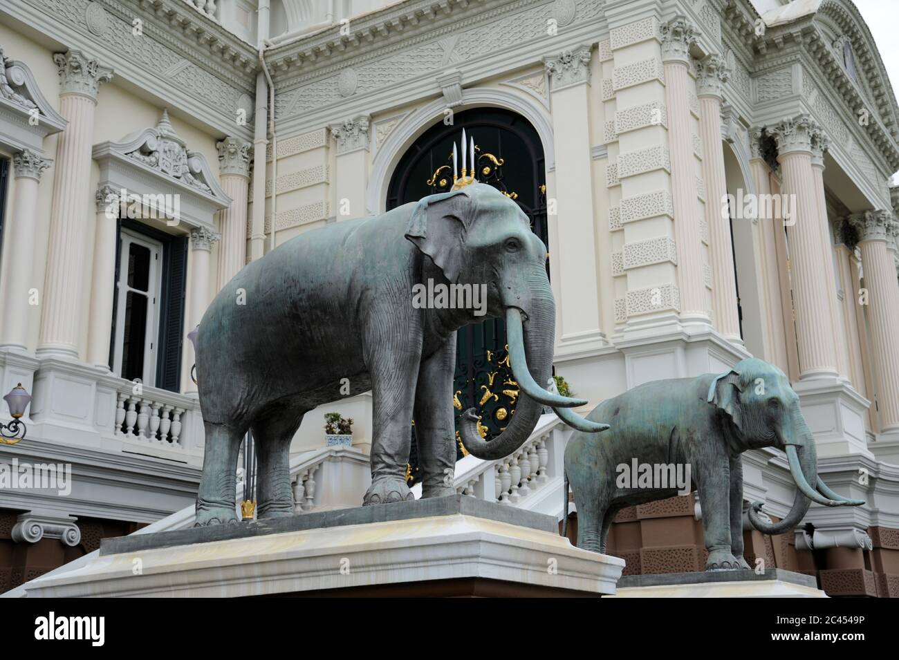 Bangkok elephant building hi-res stock photography and images - Alamy