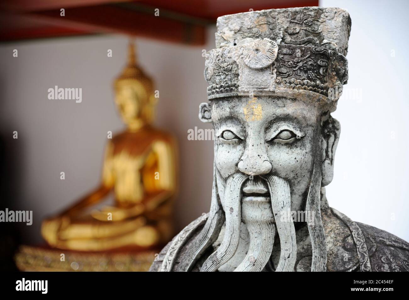 Statue of Marco Polo in Wat Pho, Bangkok, Thailand Stock Photo - Alamy