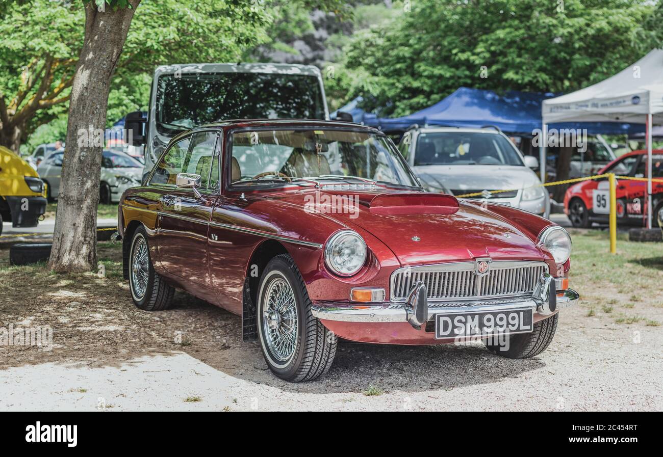 Mgb gt v8 hi-res stock photography and images - Alamy