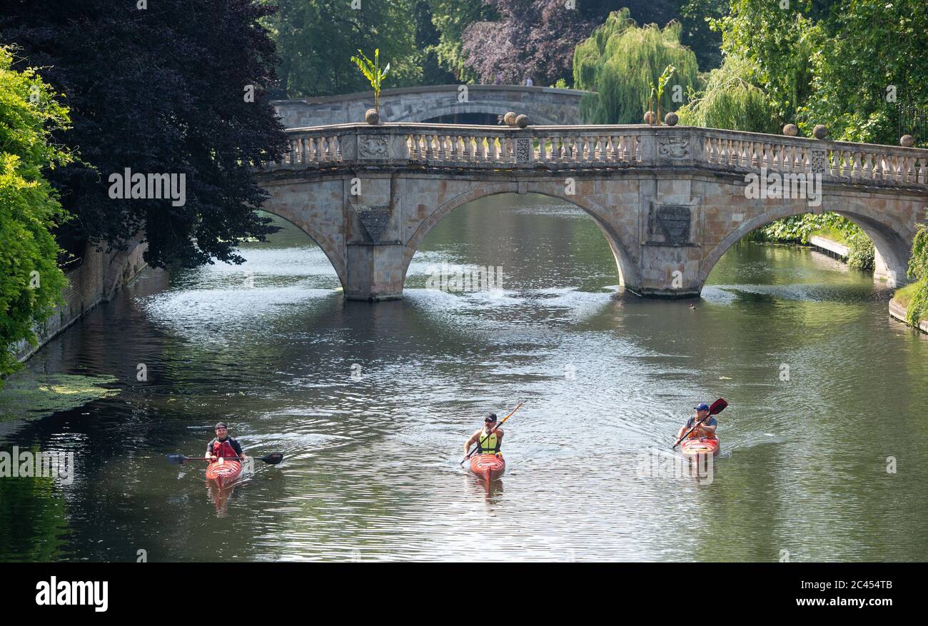 People kayak along the River Cam in Cambridge as Britain is braced for ...