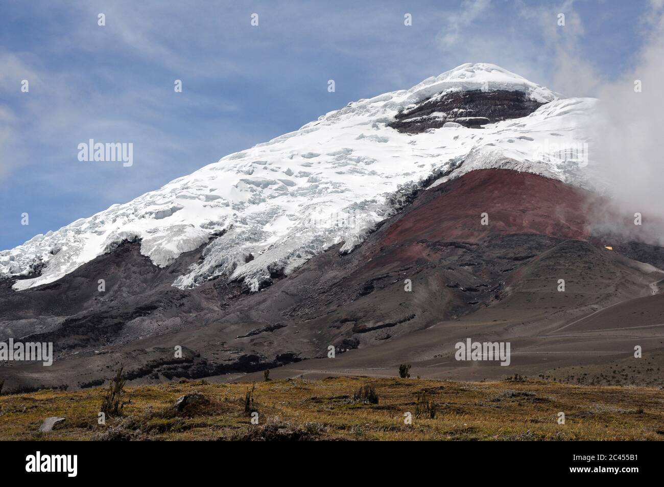 Snow capped andes mountain range hi-res stock photography and images ...