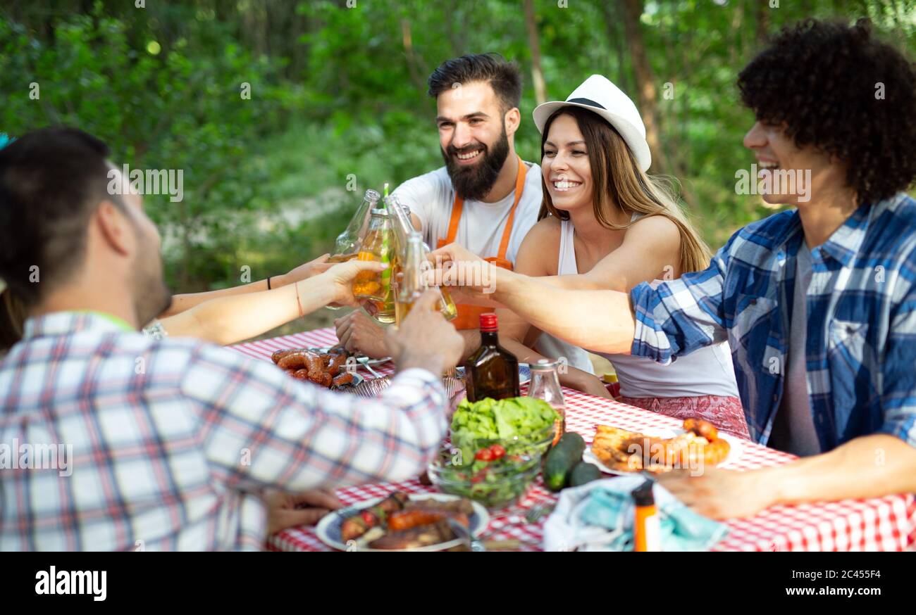 People eating dinner garden hi-res stock photography and images - Alamy