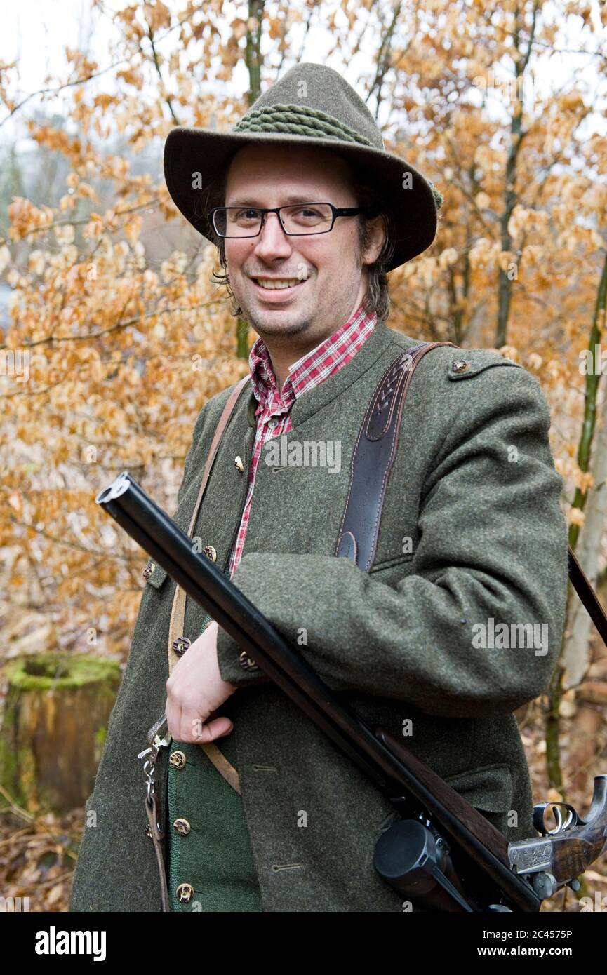 Hunter with rifle europe hi-res stock photography and images - Alamy