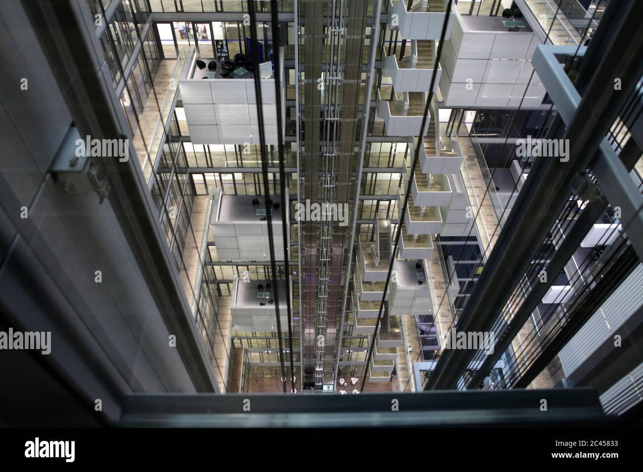Modern multi-storey office building Stock Photo - Alamy Modern multi-storey office building Stock Photo - Alamy