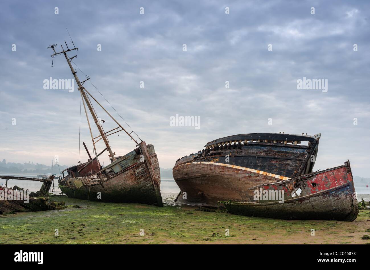 Views of boat wrecks at Pin Mill on the River Orwell just outside ...