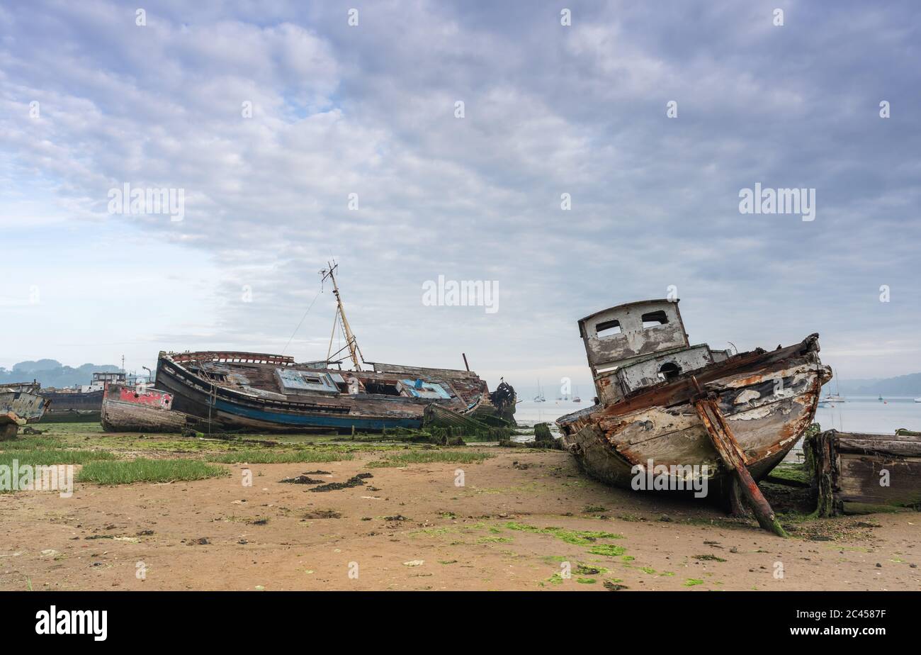 Views of boat wrecks at Pin Mill on the River Orwell just outside ...