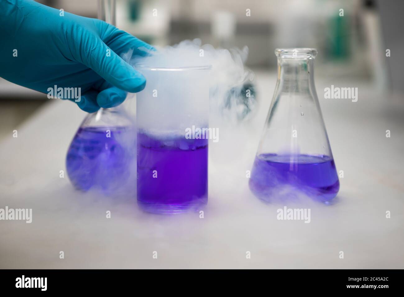 Test tube solutions hi-res stock photography and images - Alamy