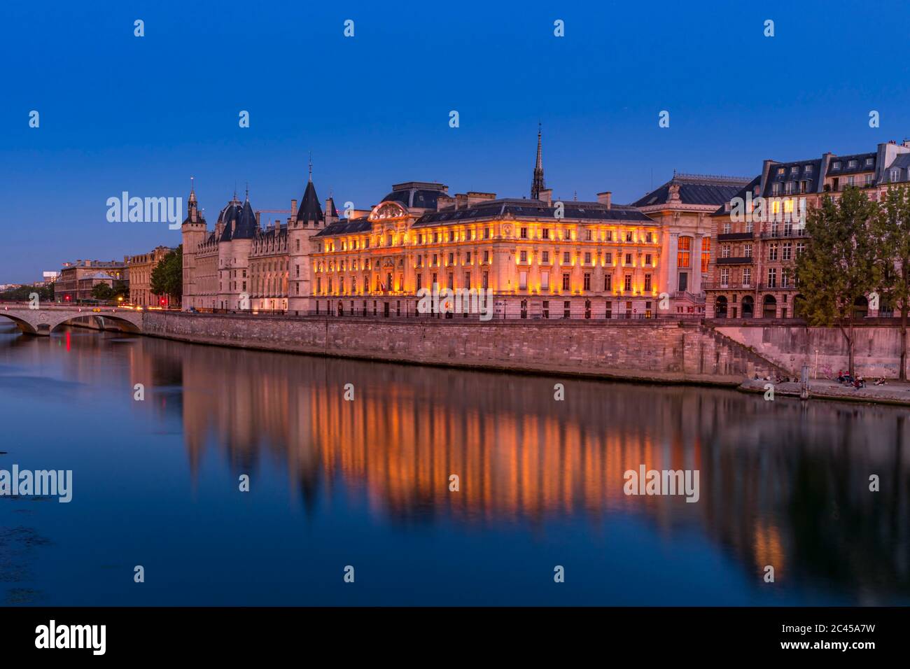 Medieval prison hi-res stock photography and images - Alamy