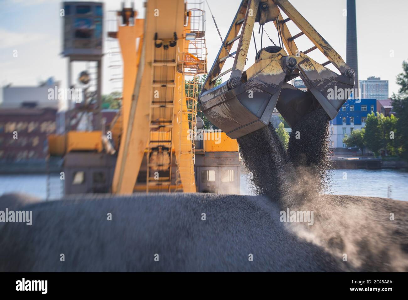 Bulk carrier grains hi-res stock photography and images - Alamy