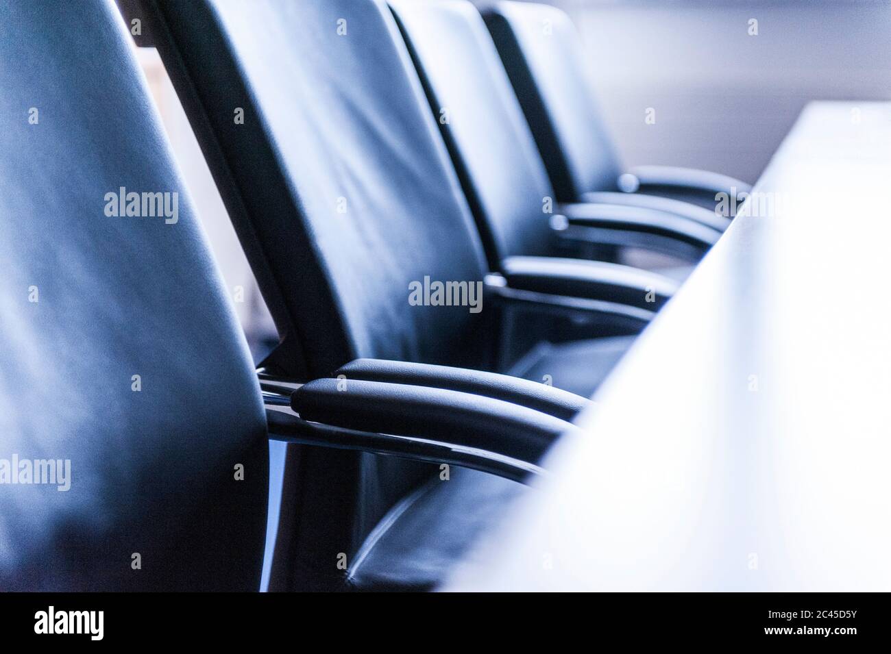 Very large conference table hi-res stock photography and images - Alamy