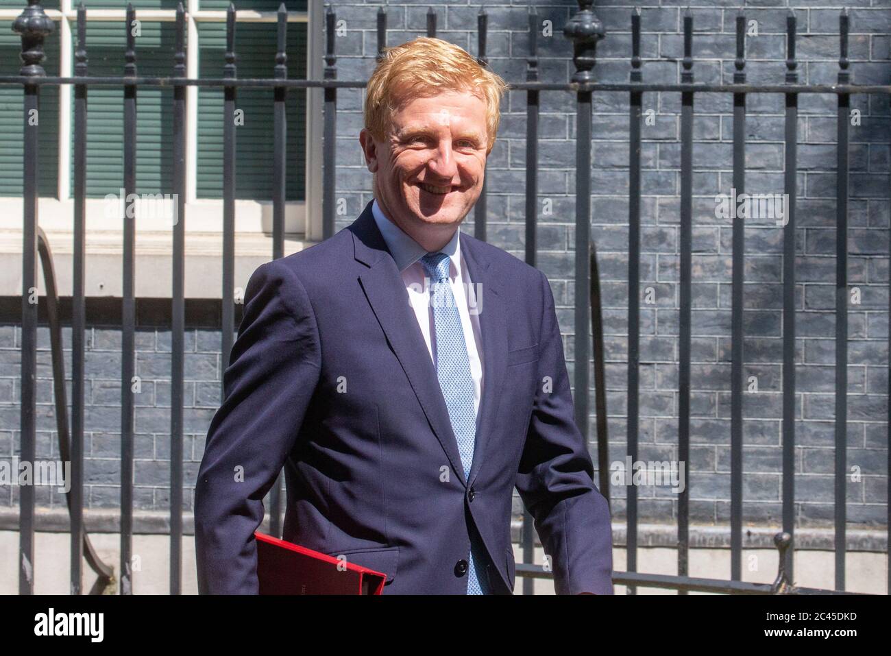 Oliver dowden football hi-res stock photography and images - Alamy