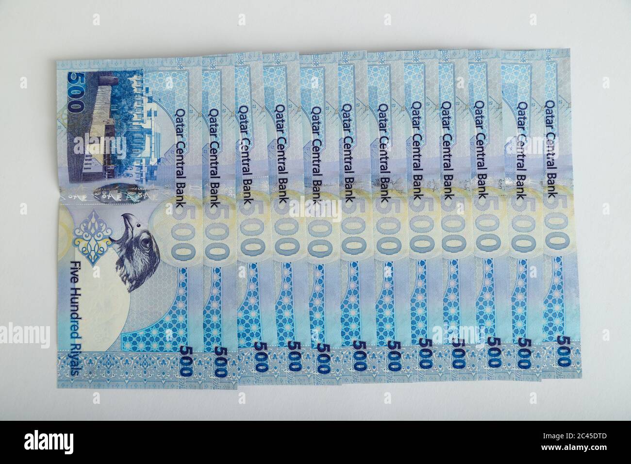 Qatar Currency Note and Coins , 500.100.50.10.5.1 Stock Photo - Alamy
